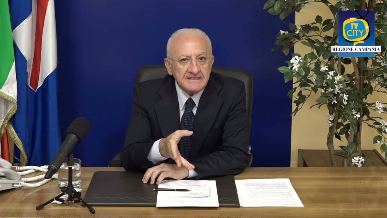 De Luca fa il punto della situazione su terza dose e anno scolastico